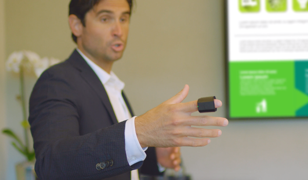 Magnima AirPoint® Ring | Wearable wireless mouse & air gesture presenter