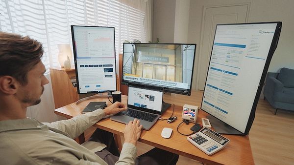 RayCue Mac 128K: 14 in 1 Retro Style Multifunctional Dock Display ...